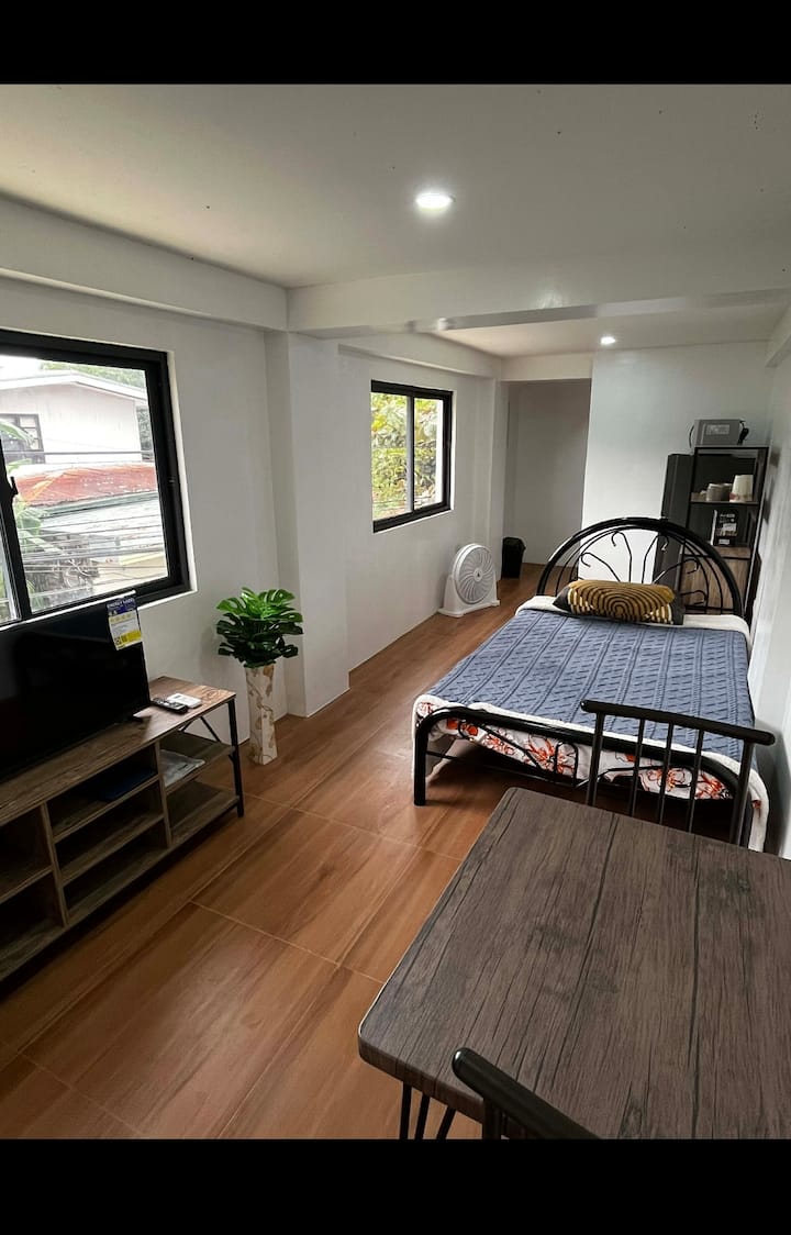 Cozy Studio-type Apartment W/ Ac - Unit A - Tuguegarao City