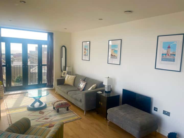 Sunny Penthouse Flat, Top End Decor 5 Mins To Sea. - Margate