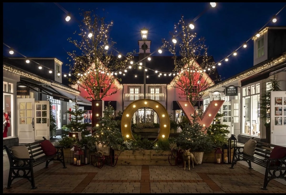 Cozy Super King Bed Room with Private Bath - Houses for Rent in Kildare ...