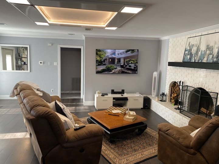 3 Bedroom 2.5 Bath - Modern, Luxury, & Location - Grand Prairie, TX