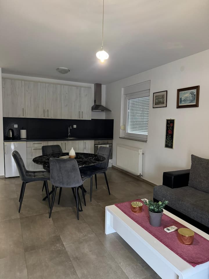 Lapaž 14 Nalazi Se U Neposrednoj Blizini Termi. - Lendava