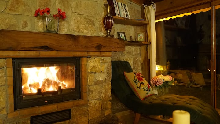 Ruby Haven: Luxury Stone House Vineyard Escape - Denizli