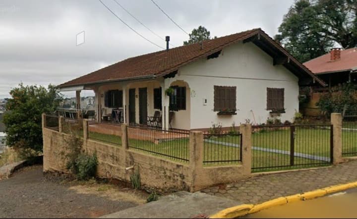 Casa Com A Tranquilidade E Charme Europeu ! - Treze Tílias