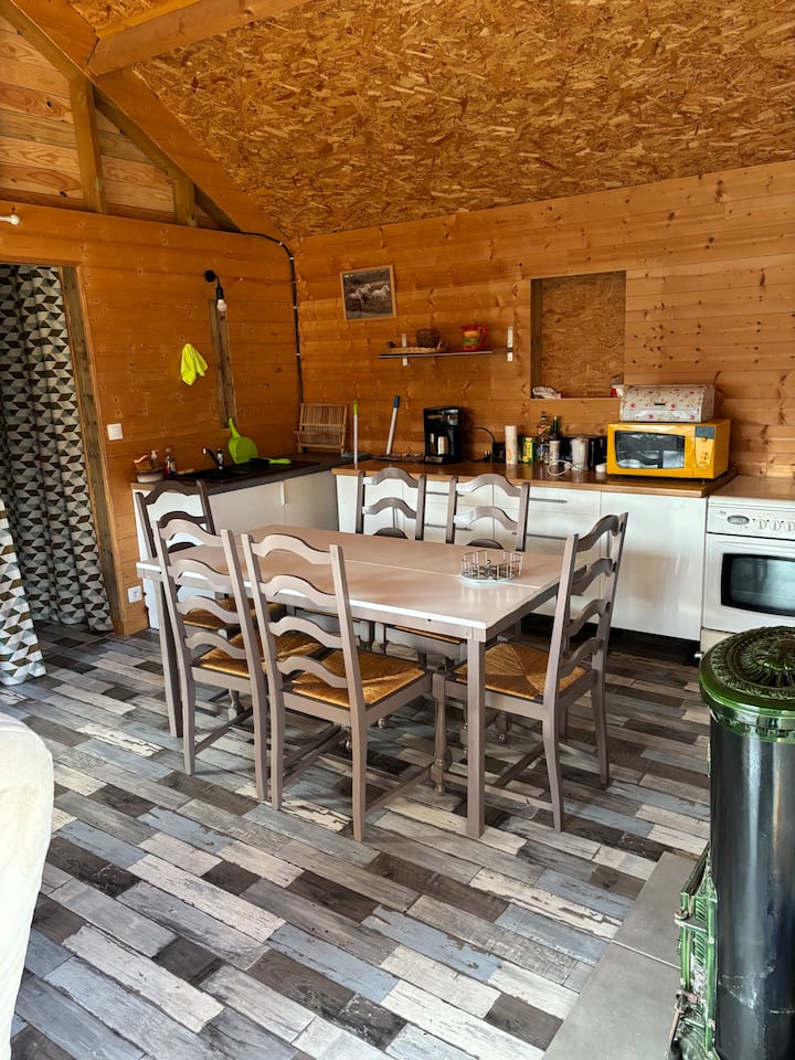 Gîte En Moyenne Montagne. Découvertes Et Randonnée - Corrèze