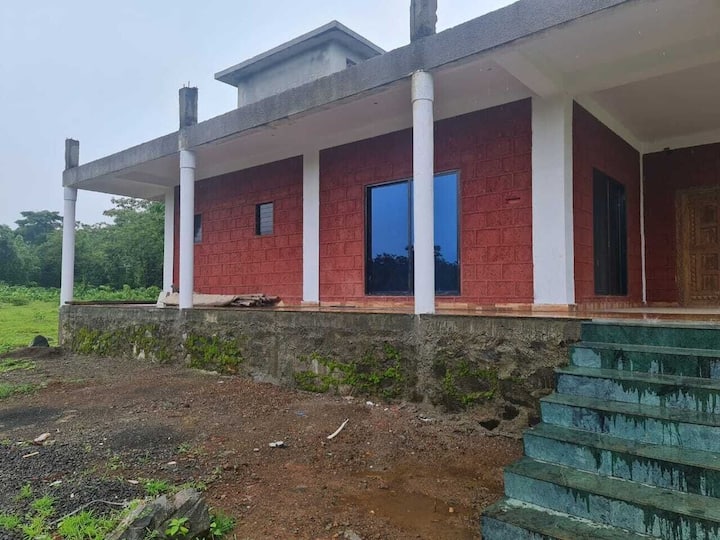 Makhan Farm House
Beautiful Hill View Homestay - Kolad