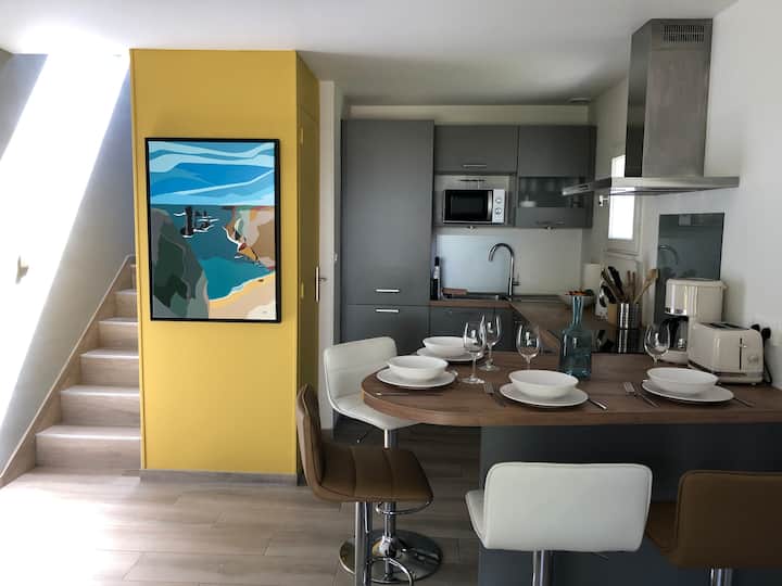 Maison En Duplex Rénovée à Proximité Du Centre - Le Palais