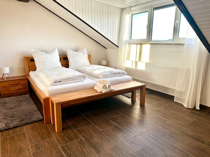 Lumi Living | Großzügiges Apartment - Ruhige Lage - Geiselwind