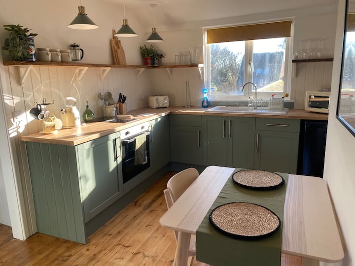 Charming Bespoke Flat - Blandford Forum