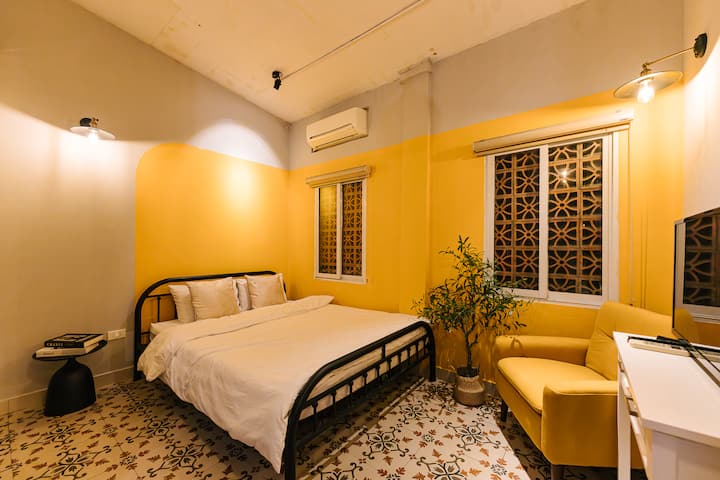 Cheap Price/free Laundry/lakeside/rooftop Balcony - China