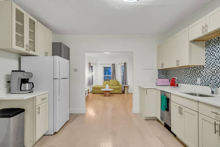 Entire Newly Renovated One-bedroom Apartment - Cambridge, MA