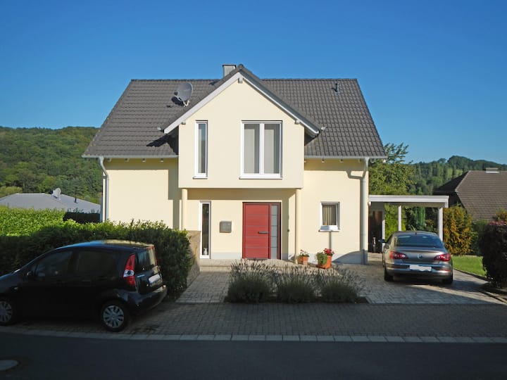 Lichtdurchflutetes Haus In Hanglage - Bonn