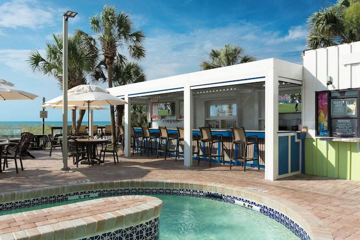 3 Serene Oceanfront Rooms In Central Myrtle Beach - Myrtle Beach, SC