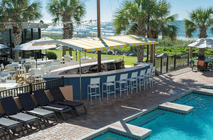 2 Vibrant Beachfront Rooms W/ Pools & Lazy River - Myrtle Beach, SC