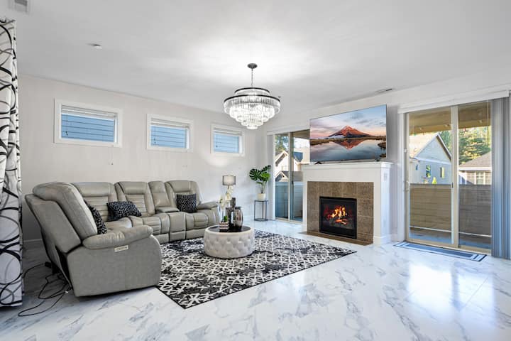 Luxury 4br Home W/ Loft, Den & Outdoor Spaces - Bothell, WA