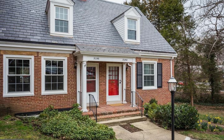 Furnished Arlington Townhouse Near Dc & Pentagon - Arlington, VA