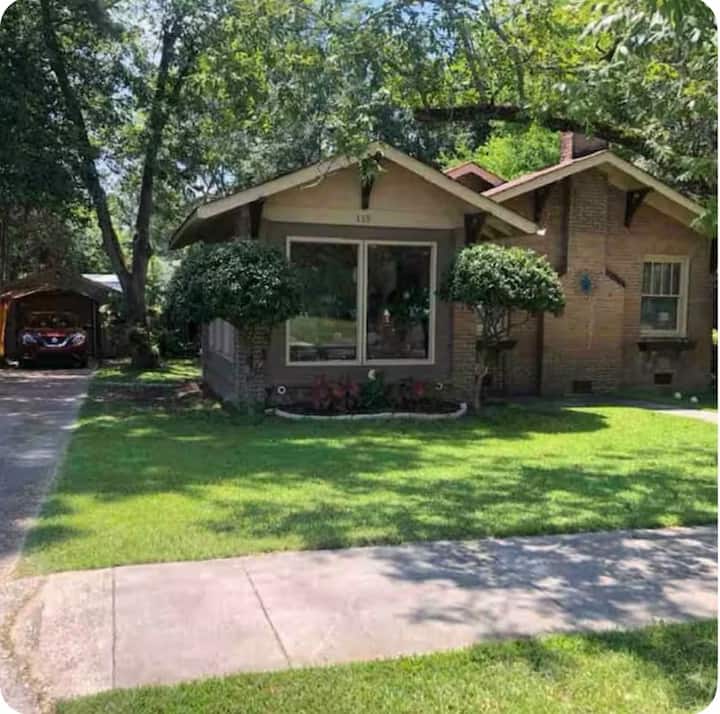 Super Cute 3 Bedroom With Lots Of Charm And Extras - Hattiesburg, MS