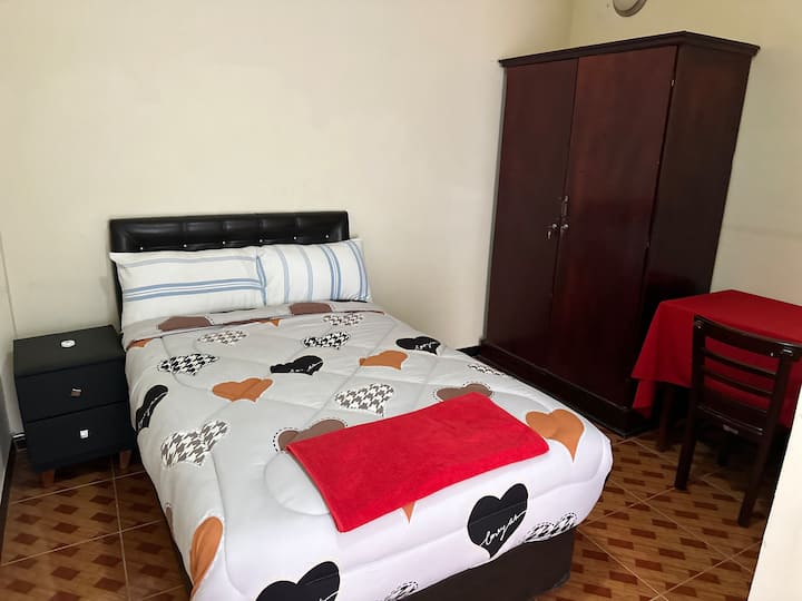 This Single Bedroom Has A Bed Size Of 120m - Eritrea