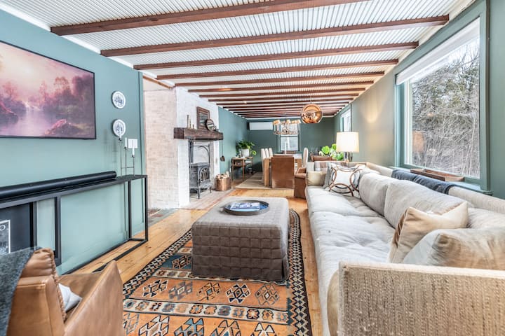 Serene Setting Close To Rock River & Mt Snow - Brattleboro, VT