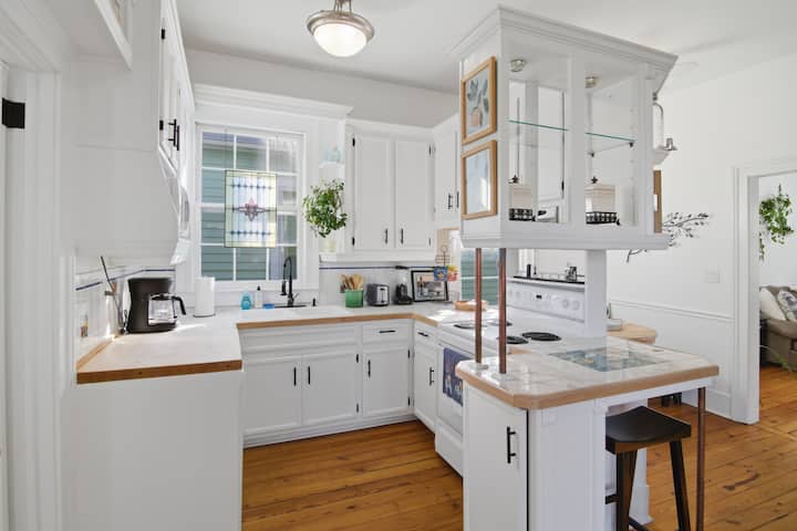 Terrace Suite-pvt Balcony, Walk To Riverwalk & Dt - Wilmington, NC