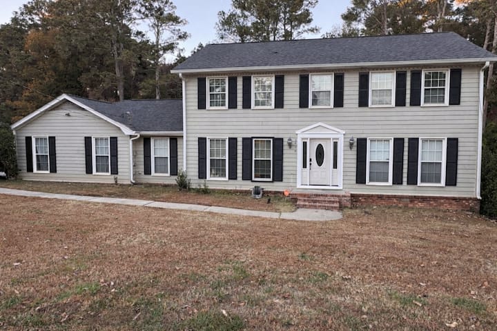 Modern Upscale Home | Group Friendly | Sleeps 12 - Covington, GA