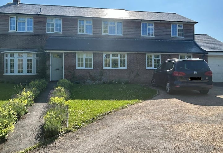 Comfortable And Spacious Family Village Home - Marlborough