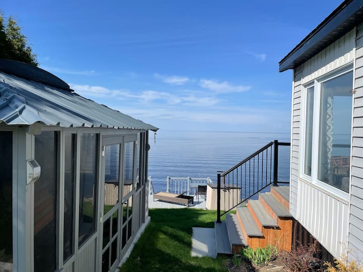 Superbe Vue Et Accès Imprenable Sur Le Lac-st-jean - La Tuque