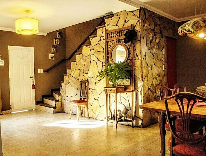 Casa Grande Y Luminosa En Yerba Buena Con Pileta - Tucumán
