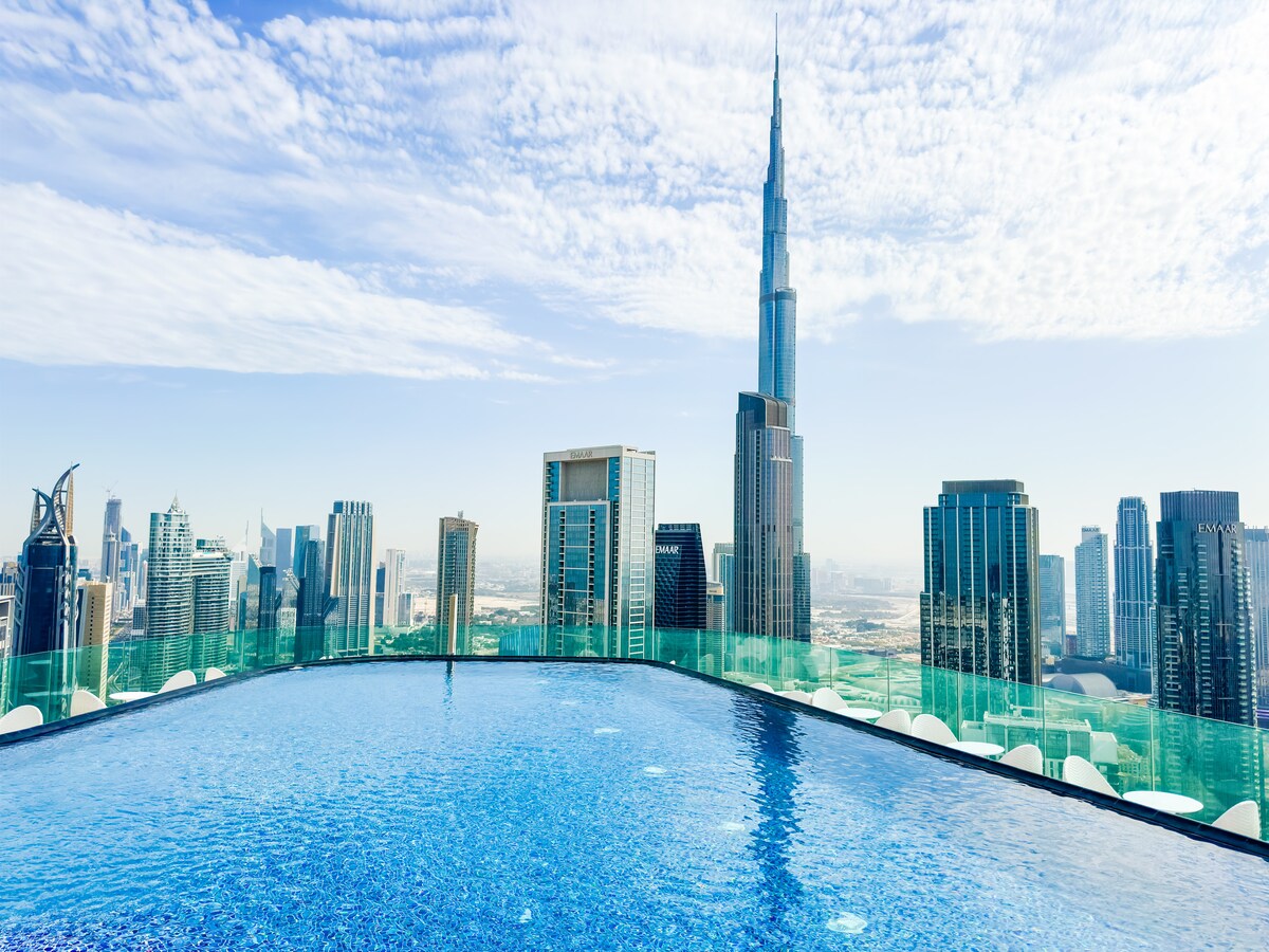 Paramount Twins| Estadias em grupo| Burj + Piscina de borda infinita ...