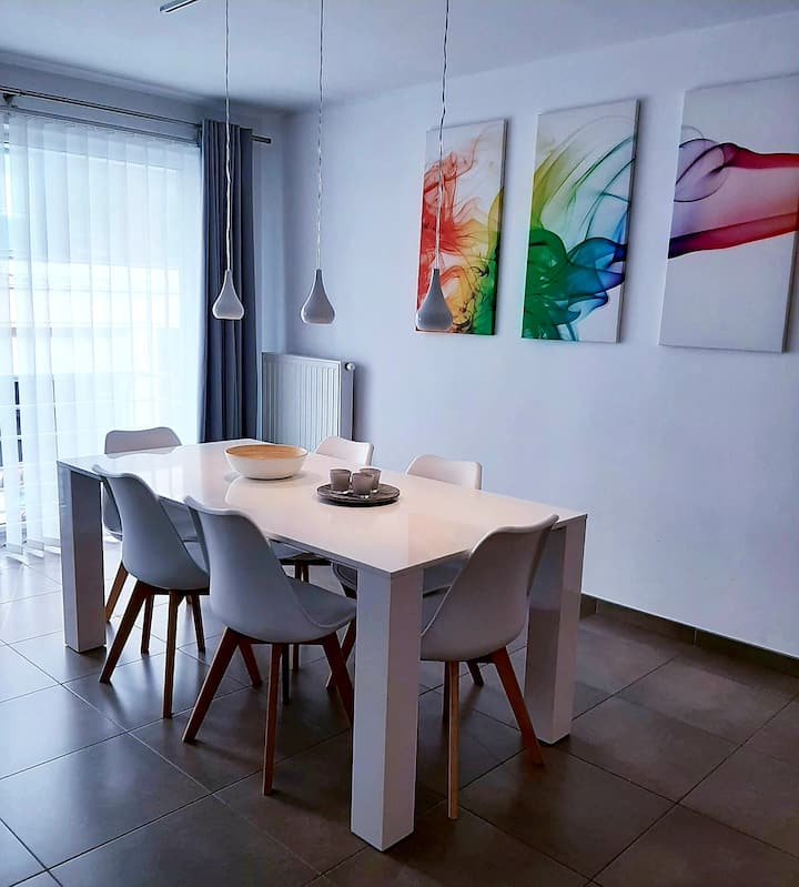 Appartement Deux Chambres, 1er éTage Et Ascenseur. - Ostend