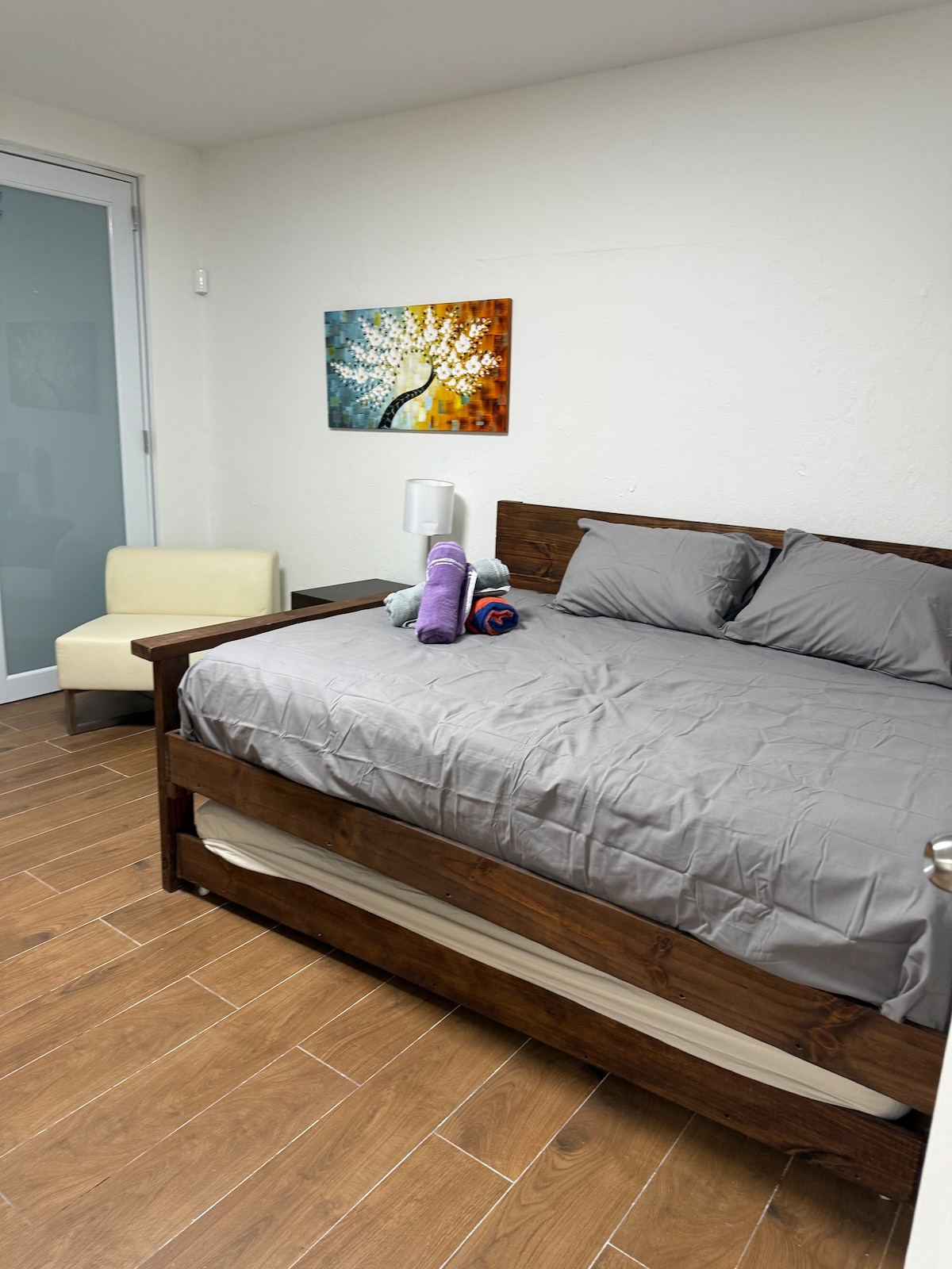 Estudio en primer piso con estacionamiento, Hato Rey - Departamentos en ...