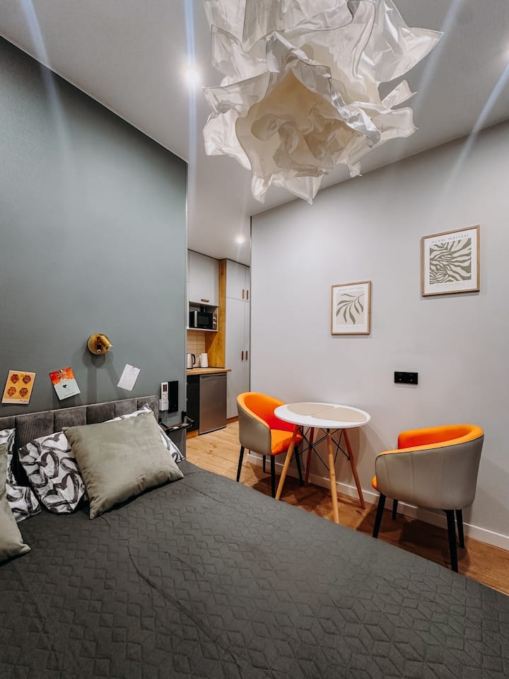 Studio Apartment With Balcony - Tbilisi