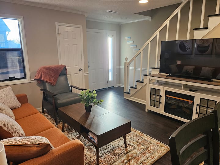 Cute, Modern, Stylish 2br Condo • Luxury Sleep - Winston-Salem, NC