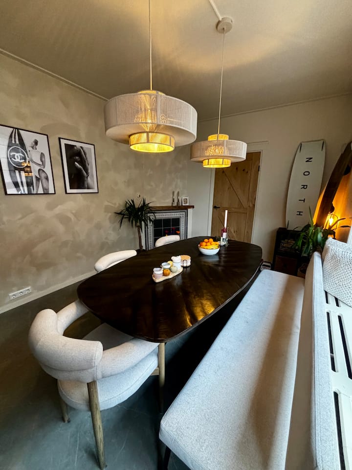 Julia & Melvin’s Charming Apartment By The Beach - The Hague