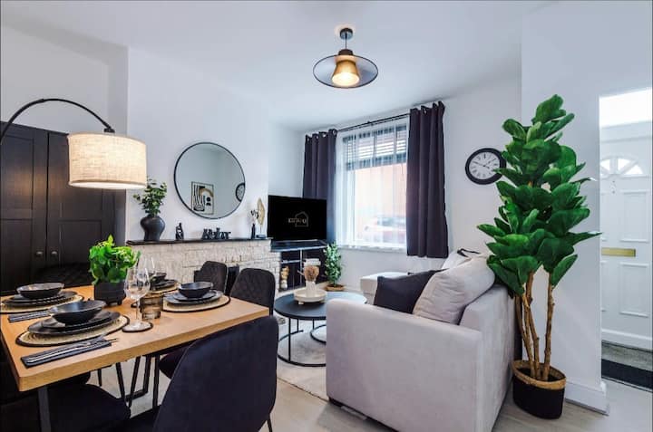 Barnsley Modern 3-bed Near Town & Hospital - Barnsley