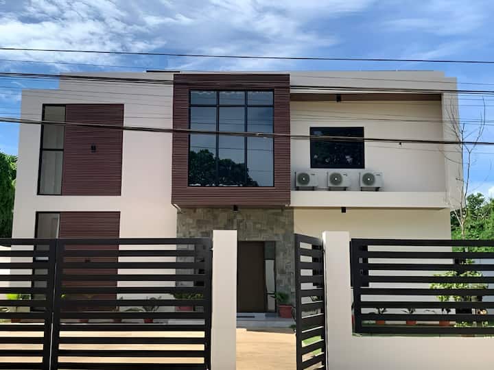 Lindelle Place Palawan - Puerto Princesa