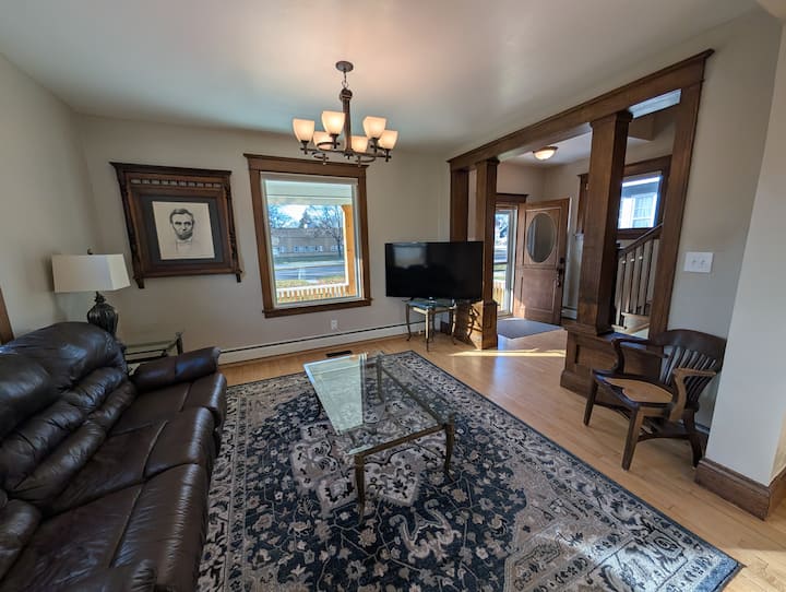 1910 American Foursquare Downtown Bismarck Nd - Bismarck, ND