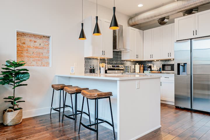 Downtown Loft | Steps To Pack Square Park - Asheville, NC