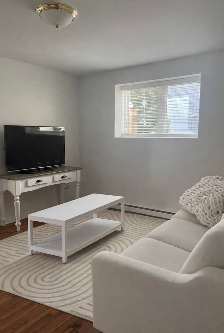 Home Sweet Home -Spotless & Safe In The Southlands - Paradise