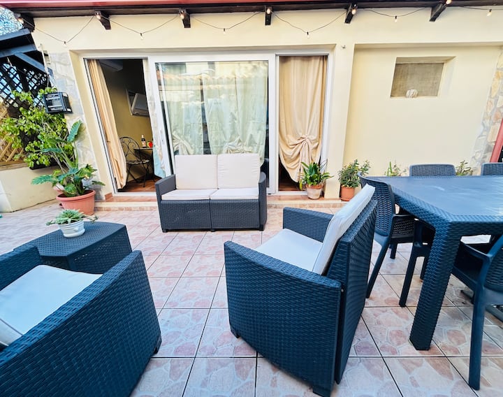 Camera Indipendente Con Bagno Privato - Capoterra