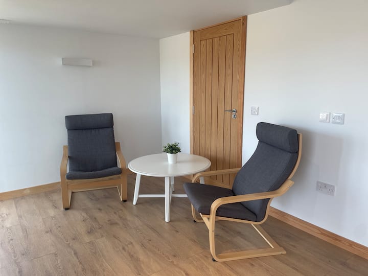 Mountain View Self-contained Guest Room And Deck - Portree