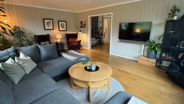 Perfectly Located Between Fjord And Mountains. - Loen