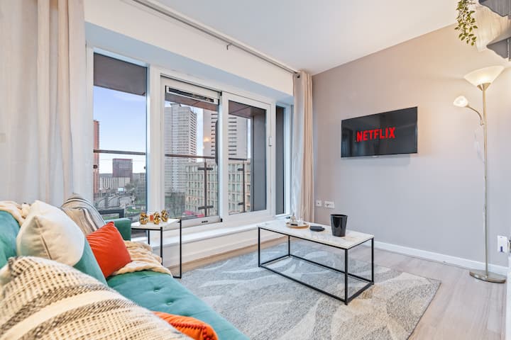 City Centre Luxe | 1bdr Across From The Mailbox - Bournville - Birmingham 