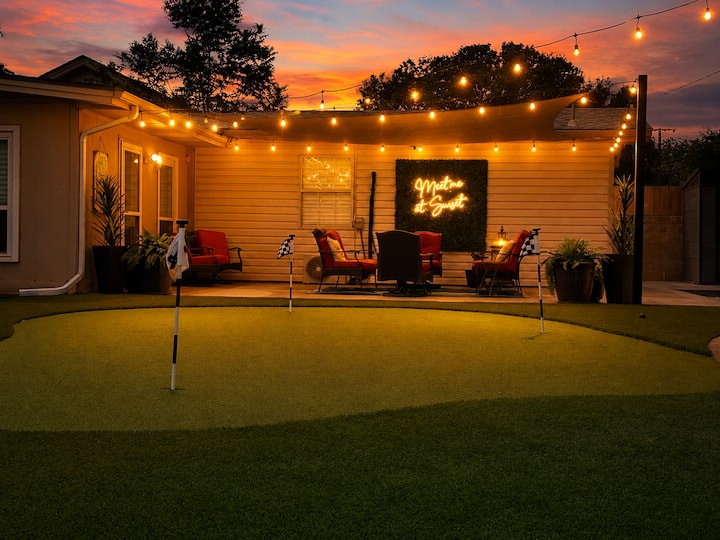 Stylish Retreat | 3 Kings | Sleeps 10 | Near Tech - Lubbock, TX