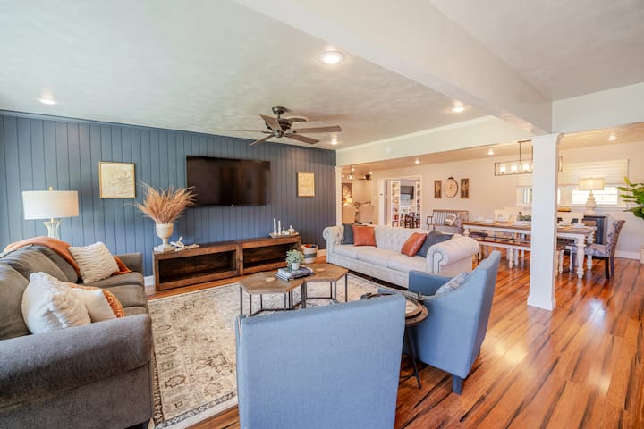 Timeless Darling +3 Kings + George Strait Openings - Lubbock, TX