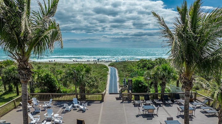 Oceanfront Escape On The Shores Of Cocoa Beach - Cocoa Beach, FL