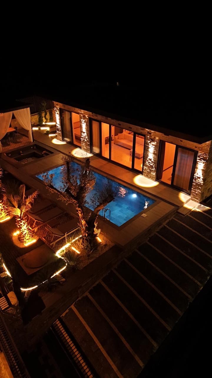 ÖZel Havuzlu Lüks Taş Villa | Tam Mahremiyet - İzmit