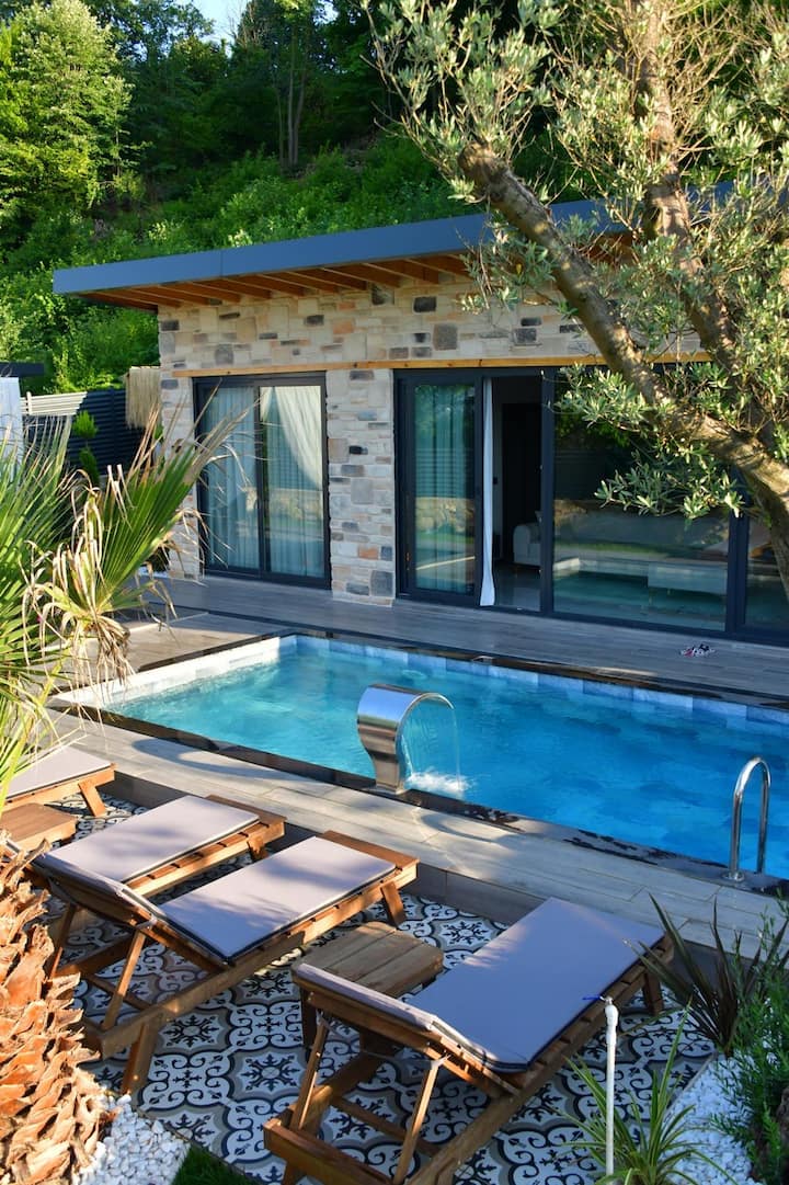 ÖZel Havuzlu Lüks Taş Villa | Tam Mahremiyet - İzmit