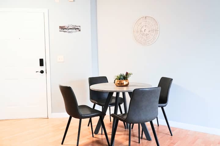 2br Apartment Near Backus Hospital | Travel Nurses - Norwich, CT