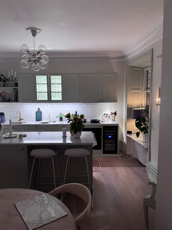 Fin Lägenhet Med Supercentralt Läge! - Stockholm