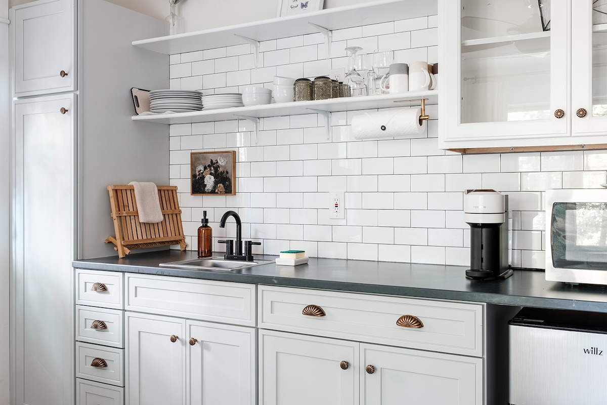 Le petit chalet noir : spa, accès au lac! - Maisons à louer à Lake Lure ...